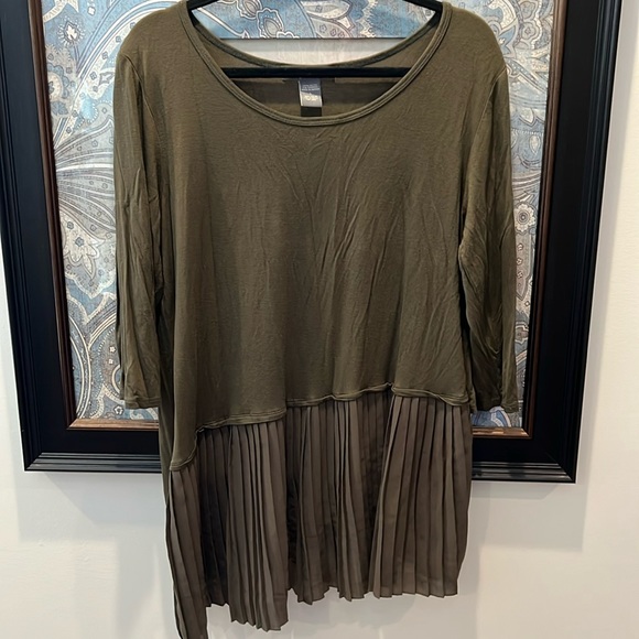 Kate & Mallory | Tops | Kate Mallory Asymmetrical Hem Long Sleeve Army ...